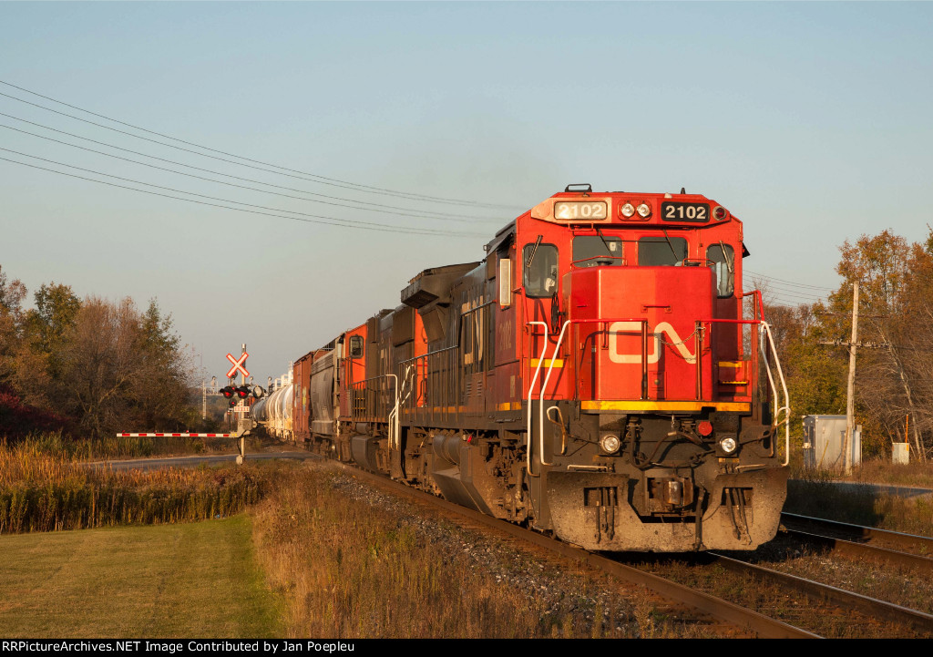 CN 2102